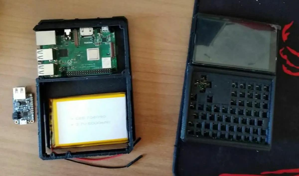 Build your own handheld Linux computer, like its 2001 - Knapsack